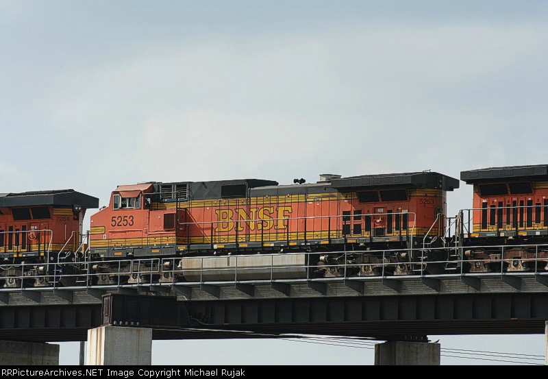 BNSF 5253
